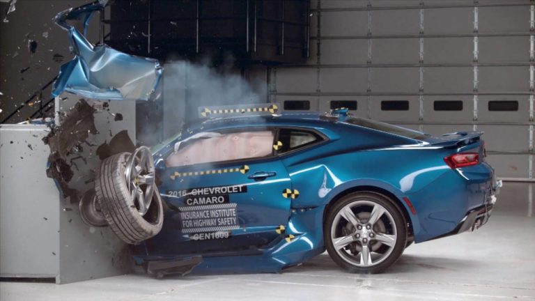 All you need to know about Car Crash Tests [4 Major Types]